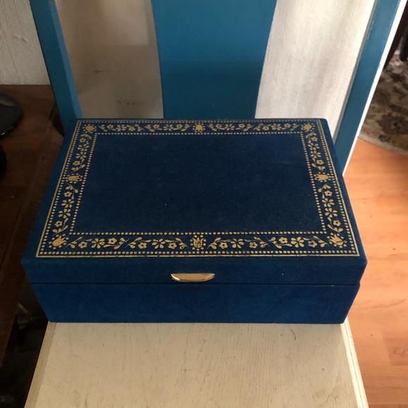 Vintage | Storage & Organization | Vintage Blue Velvet Jewelry Box ...
